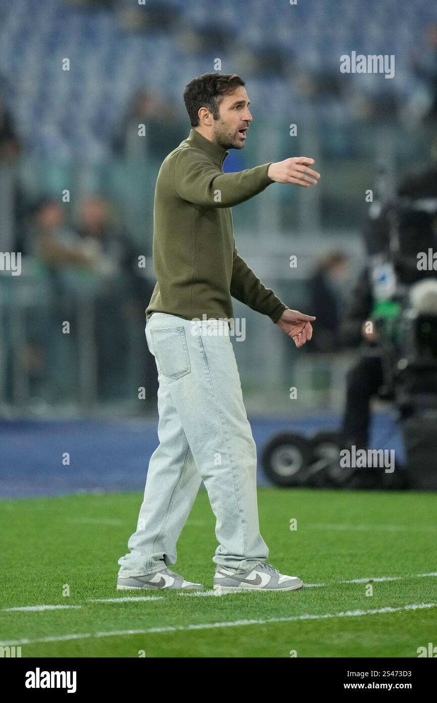 Rome, Italy. 10th Jan, 2025. Cesc Fabregas head coach of Como 1907 gestures during the Serie A ...