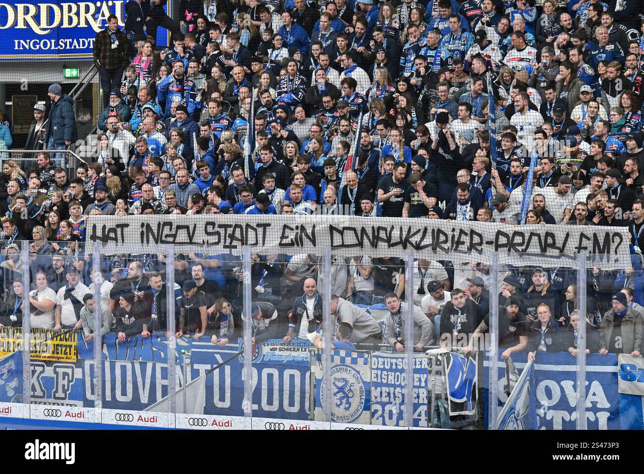 Ingolstadt, Deutschland. 10th Jan, 2025. Spurchband der ERC Ultras - Donaukurier/DEL: ERC ...