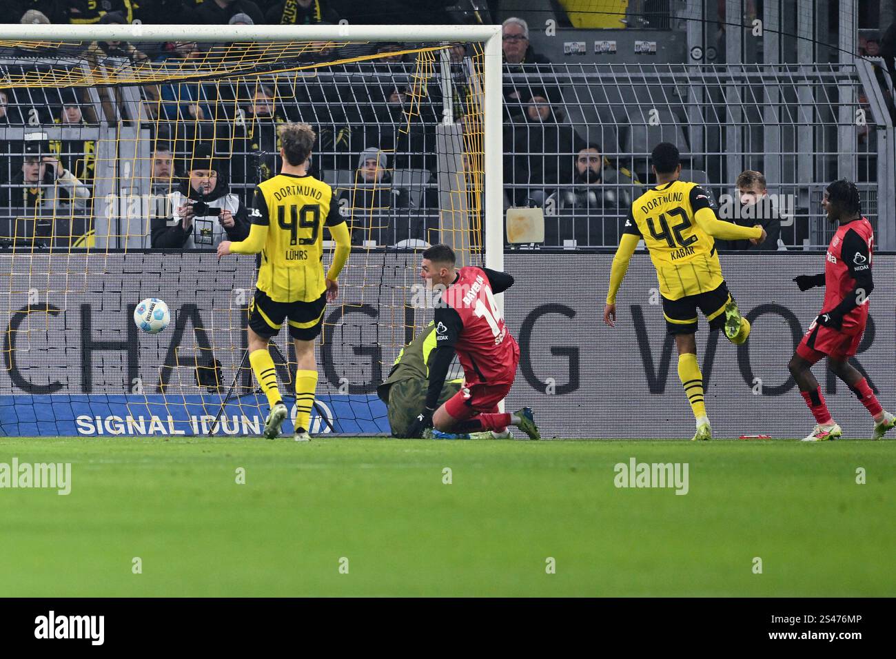 Dortmund, Deutschland. 10th Jan, 2025. 10.01.2025, Fussball, Bundesliga, 16. Spieltag Saison ...