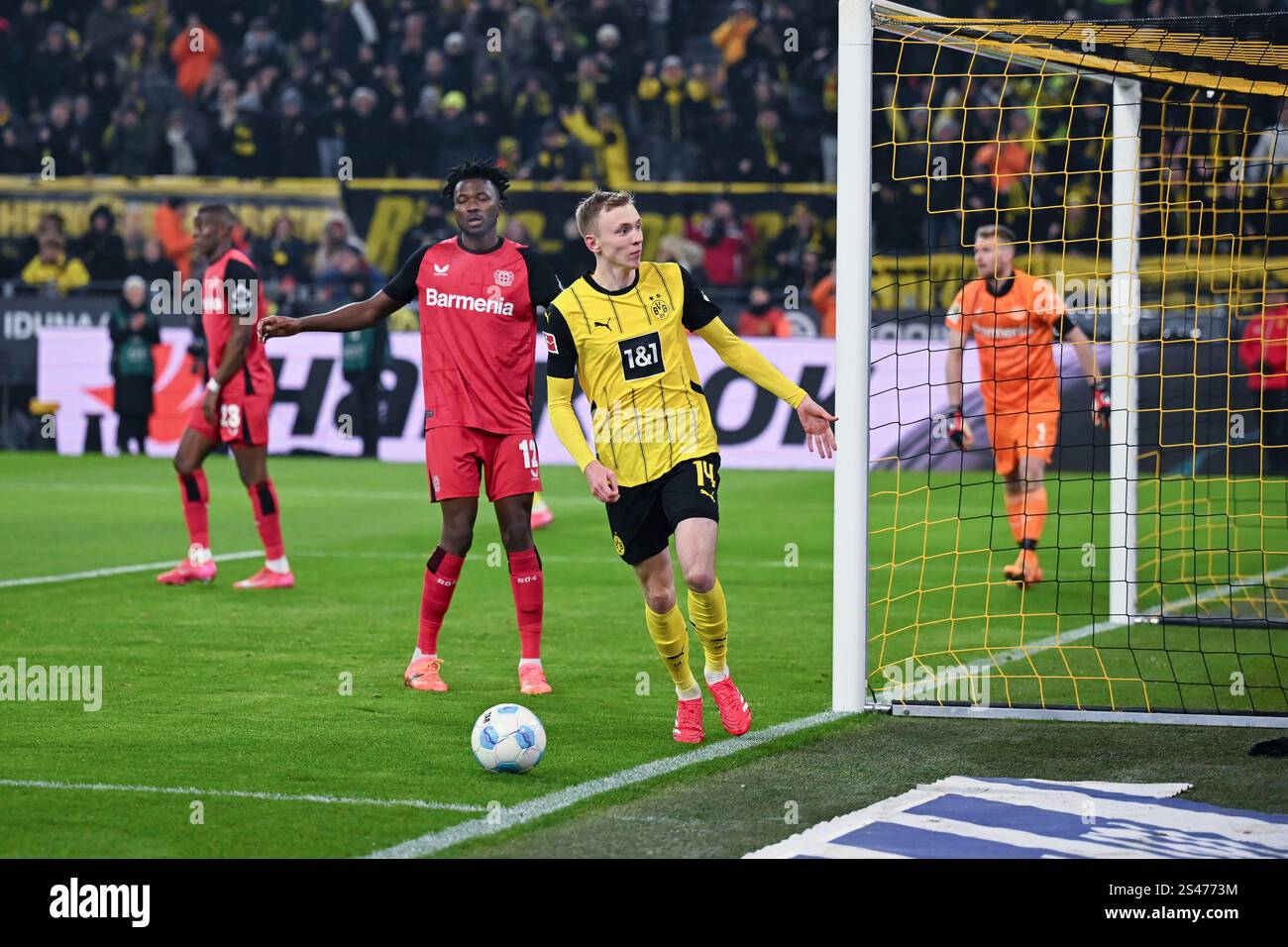 Dortmund, Deutschland. 10th Jan, 2025. 10.01.2025, Fussball, Bundesliga, 16. Spieltag Saison ...