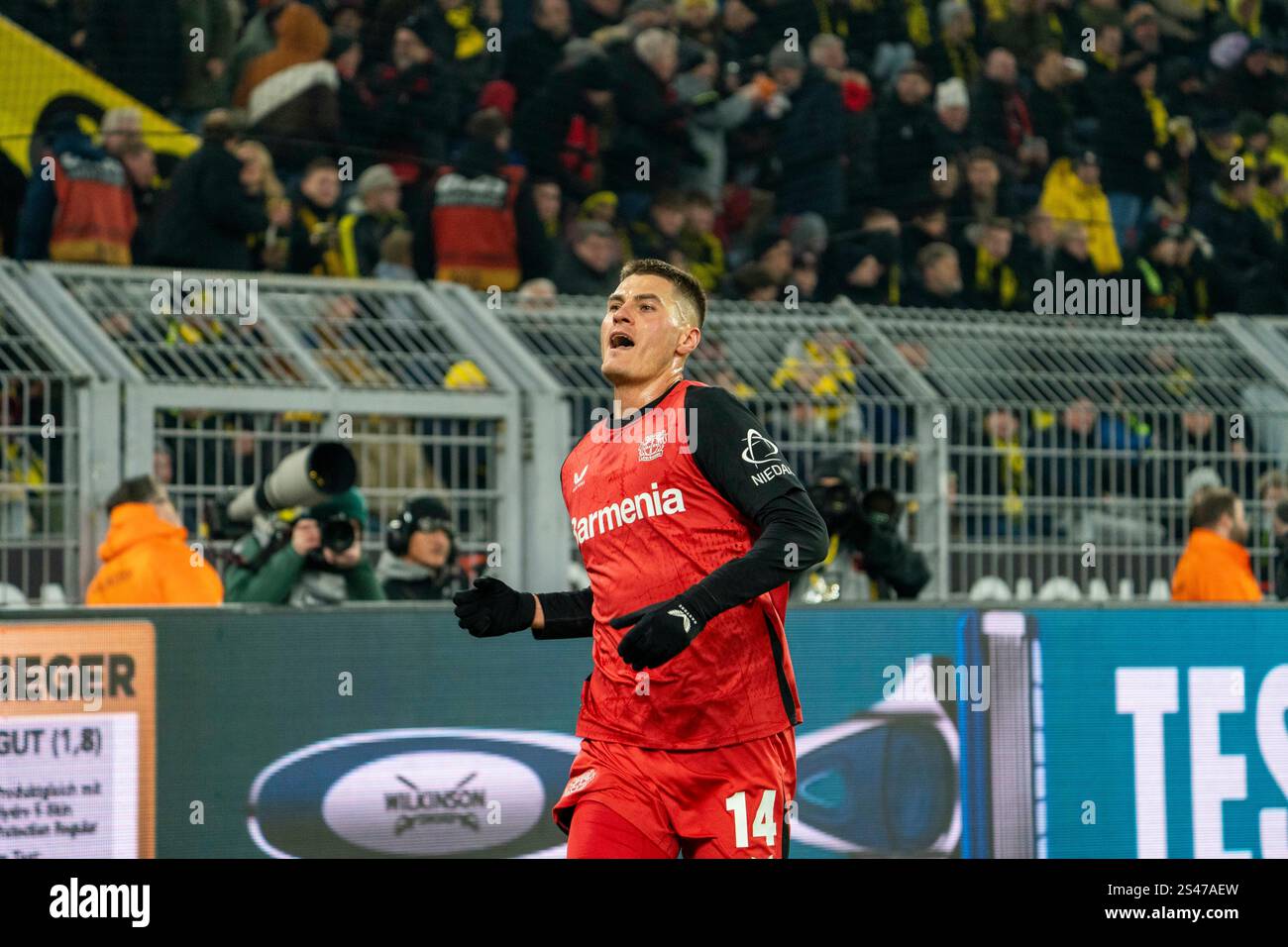 Dortmund, Deutschland. 10th Jan, 2025. Patrik Schick (Bayer 04 Leverkusen, #14) jubelt über sein ...