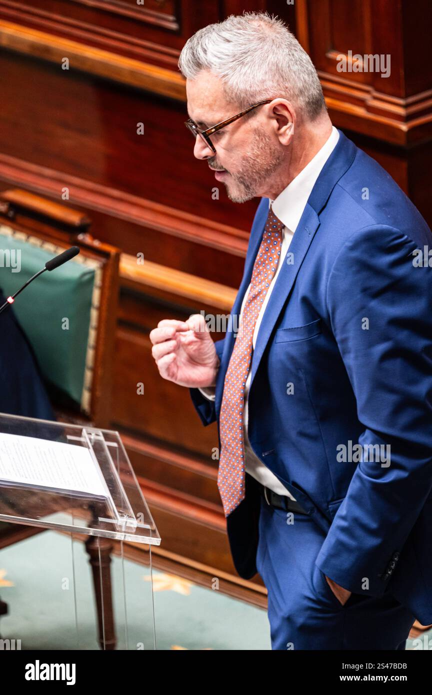 Christophe Lacroix PS interpelling at the plenary session of the ...