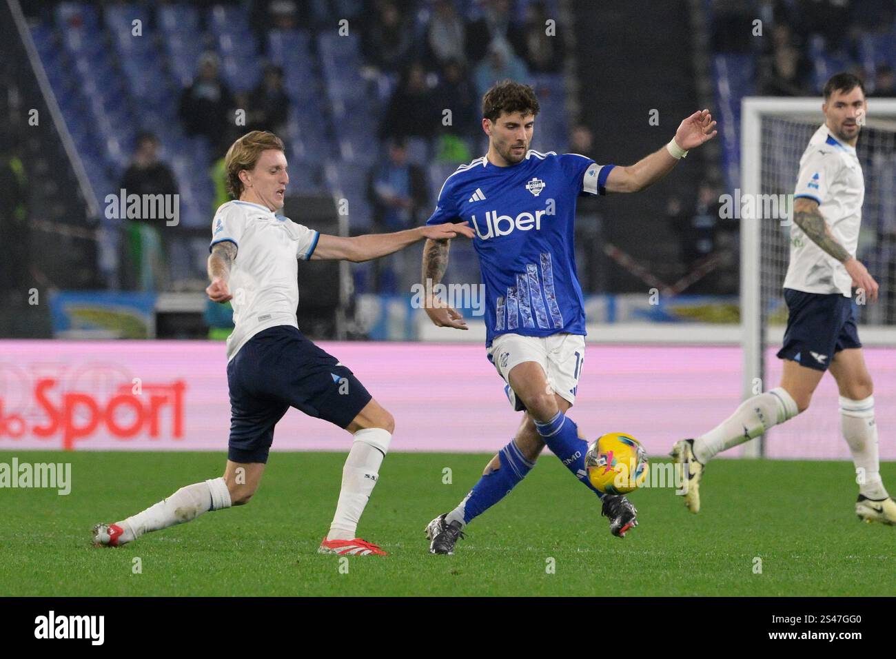 Roma, Italia. 10th Jan, 2025. Como's Patrick Cutrone and Lazio's Nicolo' Rovella during the ...