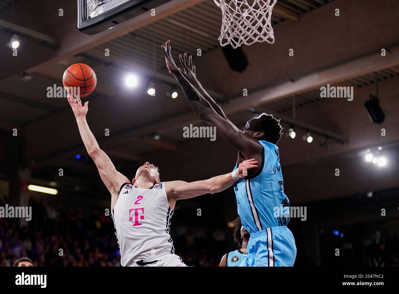 Hamburg, Deutschland. 10th Jan, 2025. Sam Griesel (Telekom Baskets Bonn ...