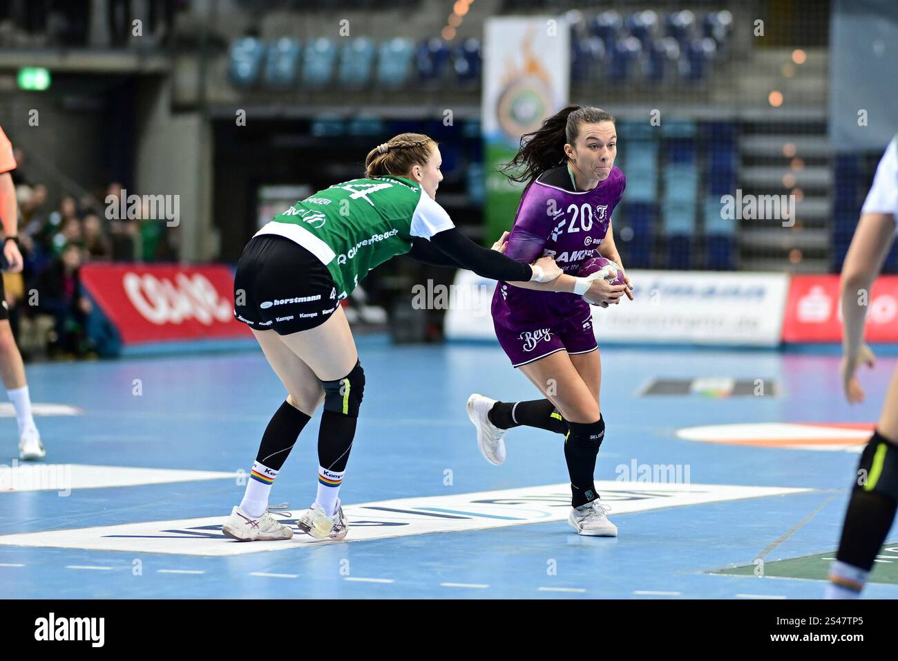 Oldenburg, Deutschland. 10th Jan, 2025. Lisa-Marie Fragge (44, VfL ...