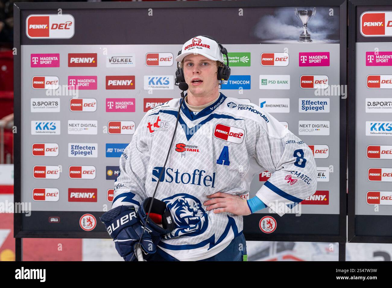 Joshua Samanski (Straubing Tigers, #08) im Interview nach dem Sieg, GER ...