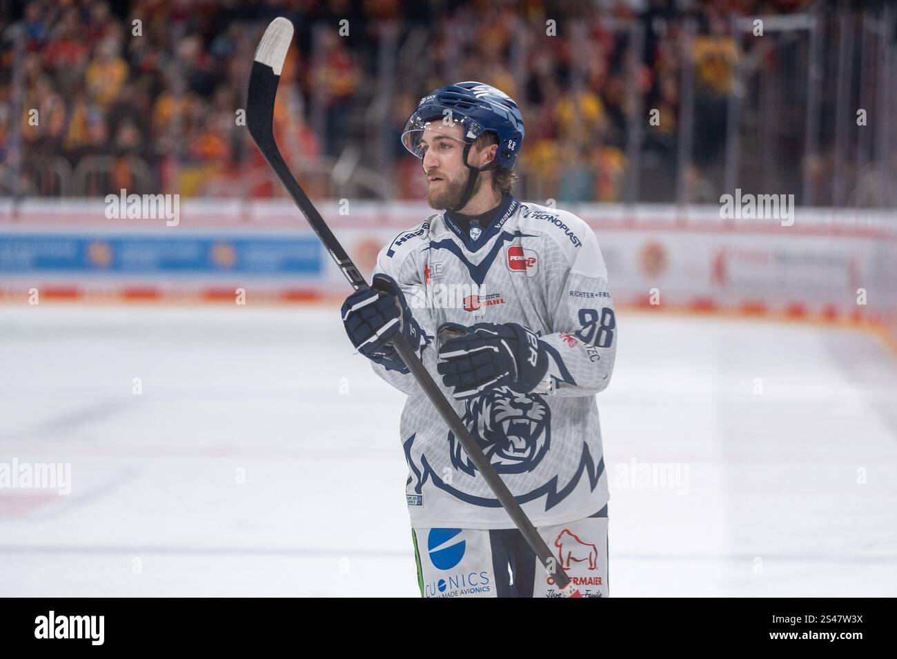 JC Lipon (Straubing Tigers, #88), GER Duesseldorfer EG vs. Straubing ...