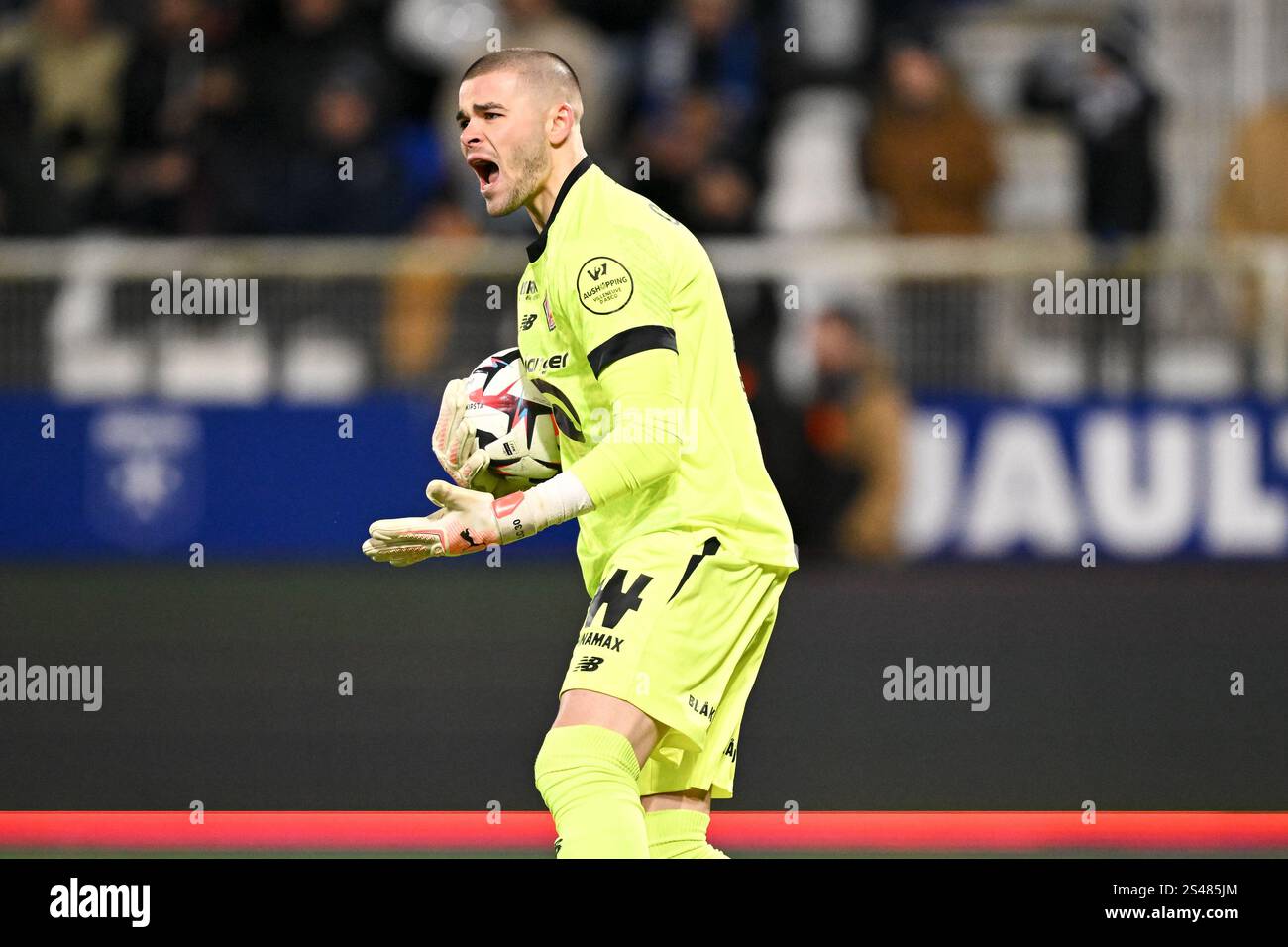 30 Lucas CHEVALIER (losc) during the Ligue 1 McDonald's match between ...