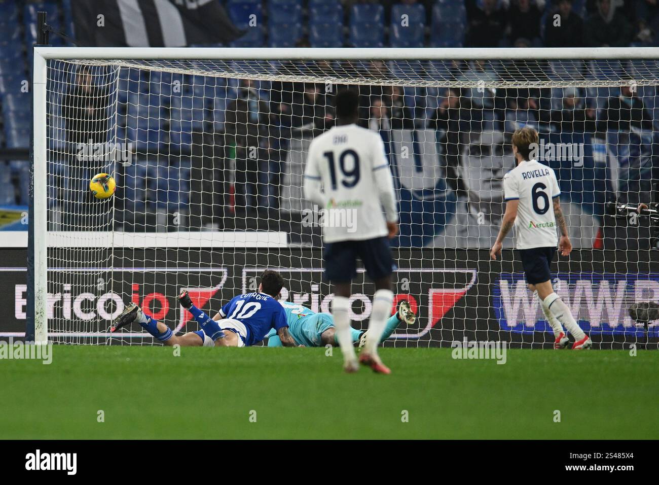 Rome, Italy. 10th Jan, 2025. Patrick Cutrone of Como 1907 scores the goal for 1-1 during the ...