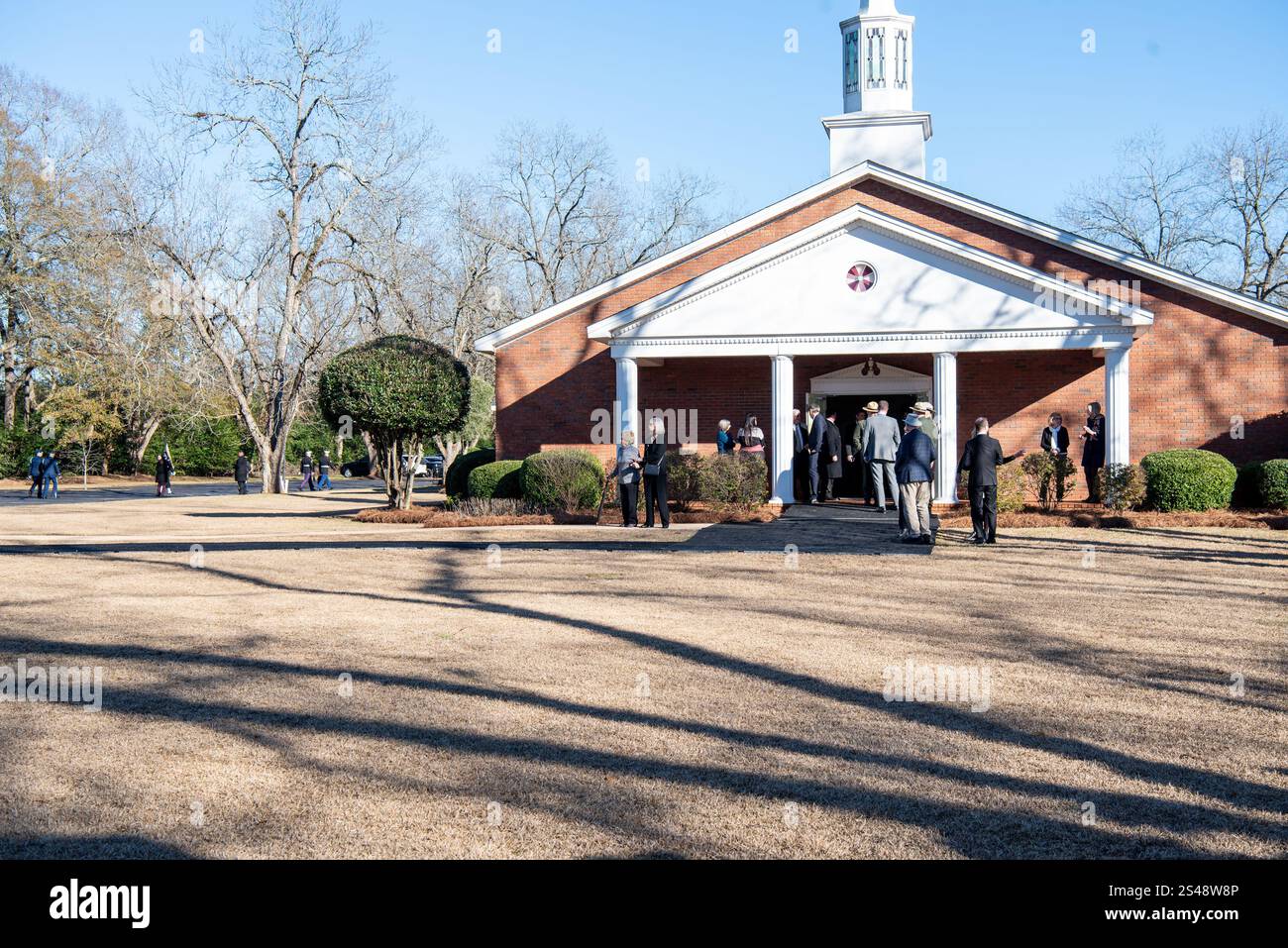 Guests arrive for a private funeral service honoring former United ...