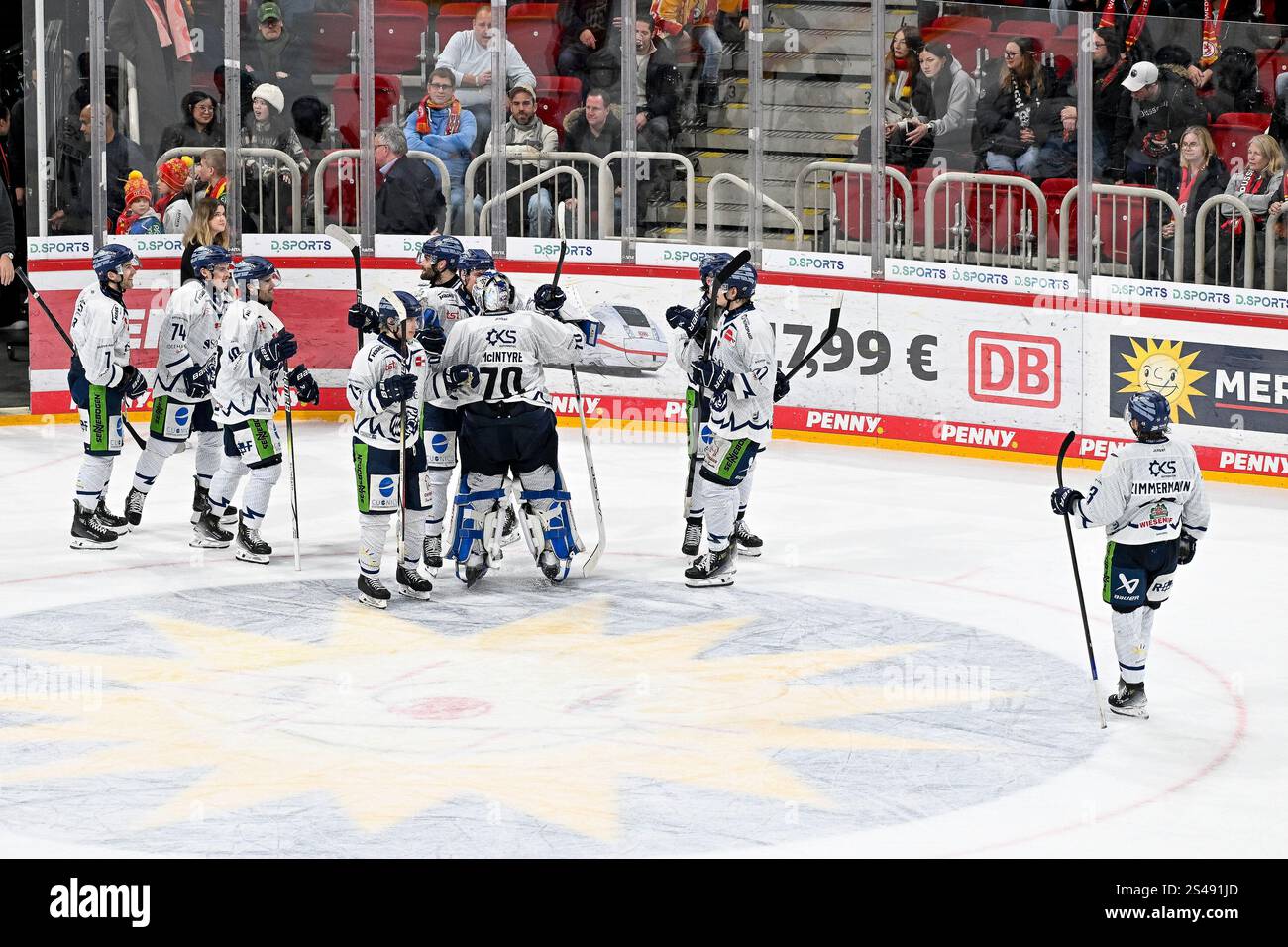 Eishockey DEL - 24/25 - 35. Spieltag: Düsseldorfer EG vs Straubing ...
