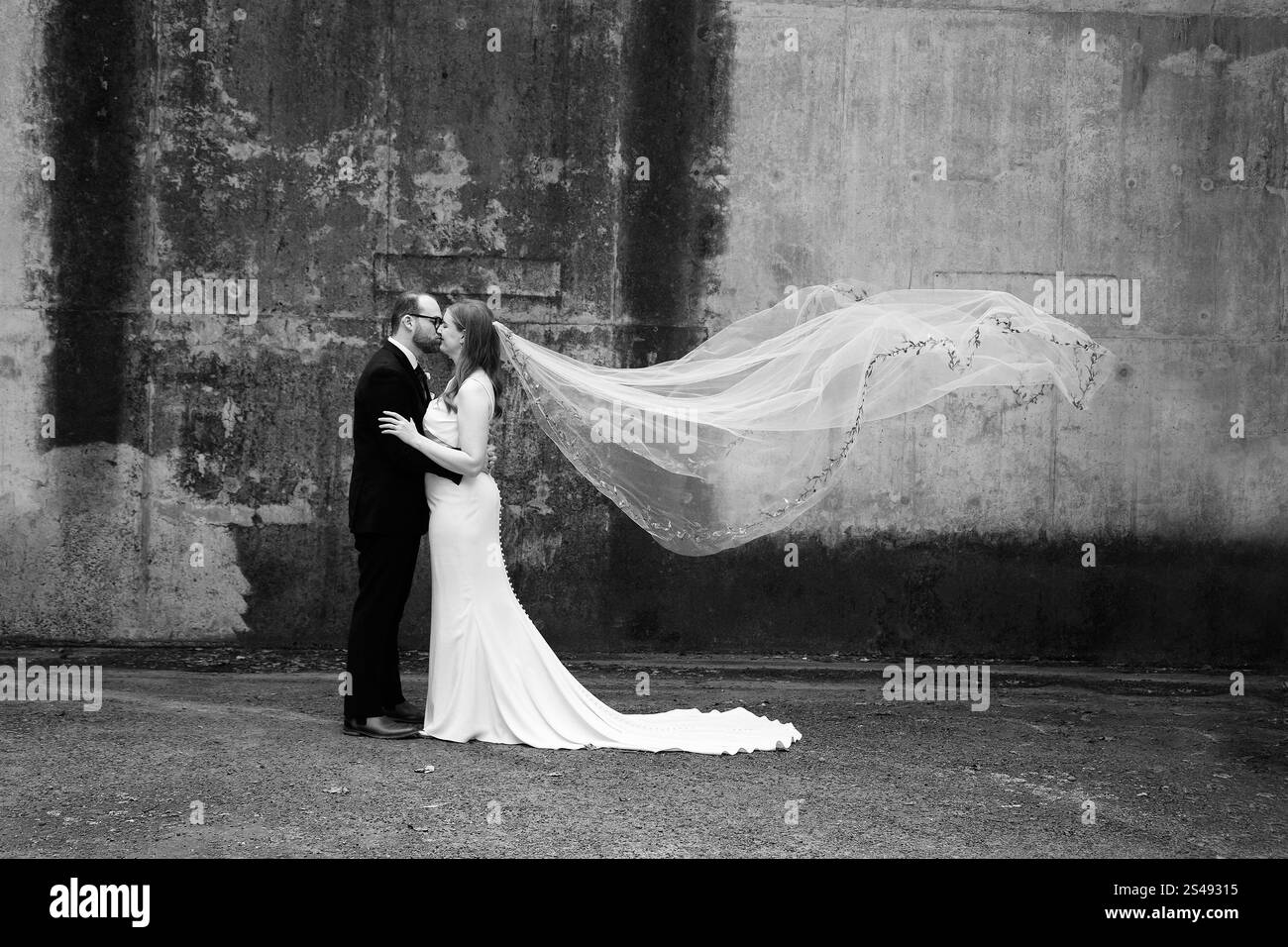 Timeless bride Black and White Stock Photos & Images - Alamy