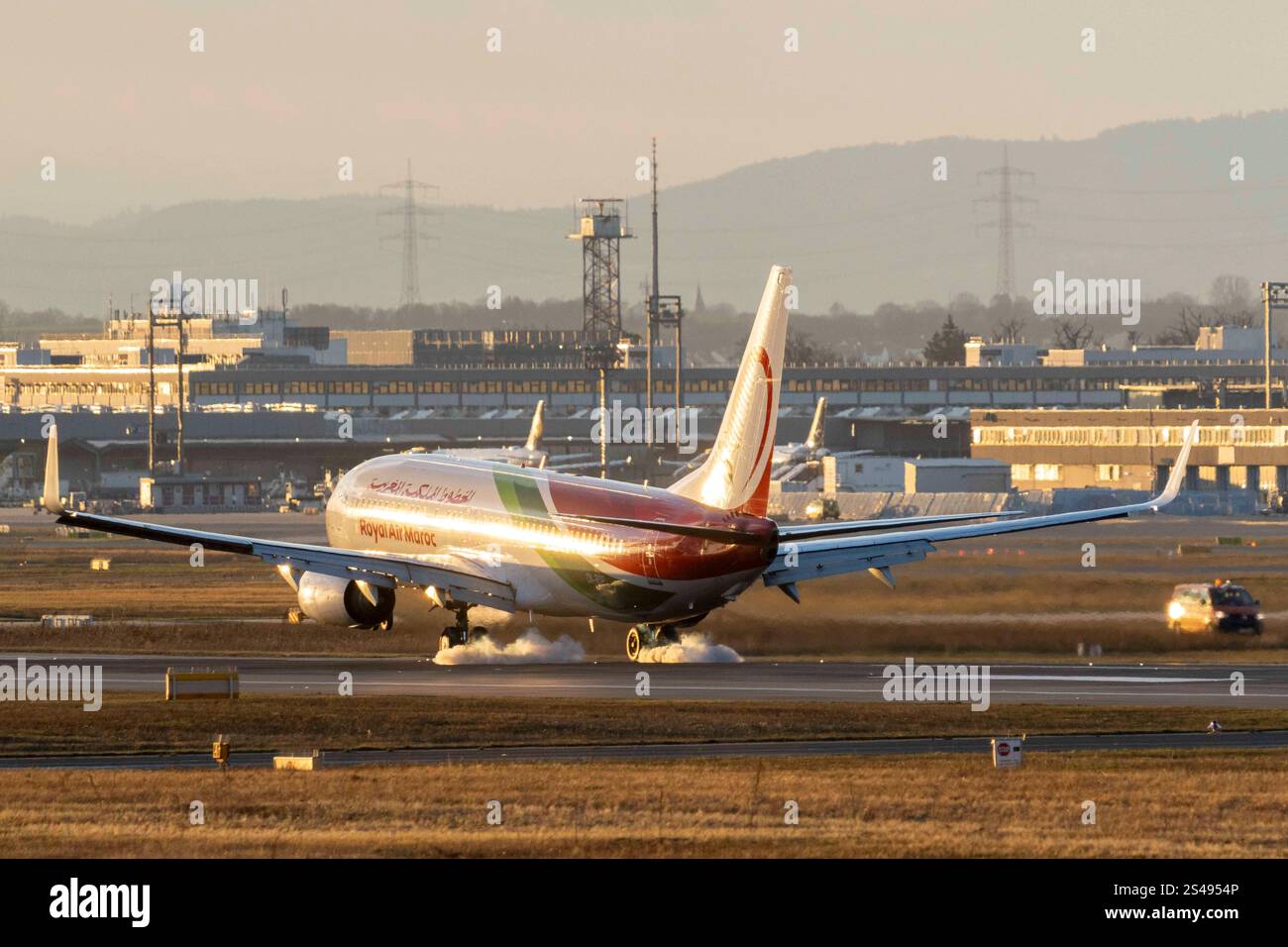 Boeing 737-800 by Royal Air Maroc at Frankfurt Airport, registration CN ...
