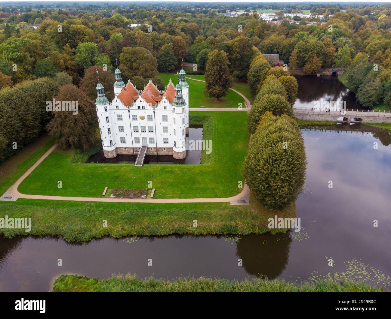 Drone aerial view of the beautiful white castle of Ahrensburg Stock ...