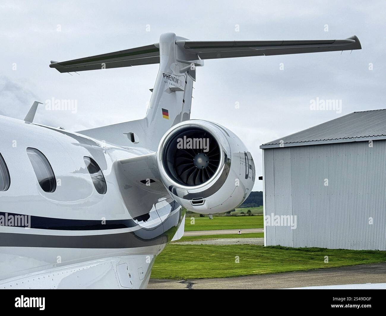 Embraer Phenom 300, private jet, business jet, aviation, aviation ...