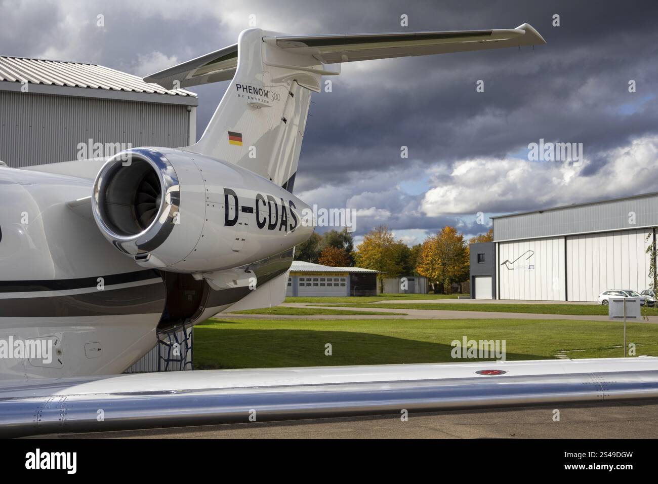 Embraer Phenom 300, private jet, business jet, aviation, aviation ...