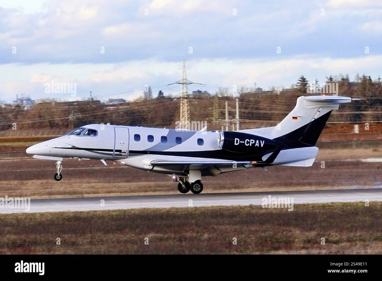 Embraer Phenom 300, private jet, business jet, aviation, aviation ...