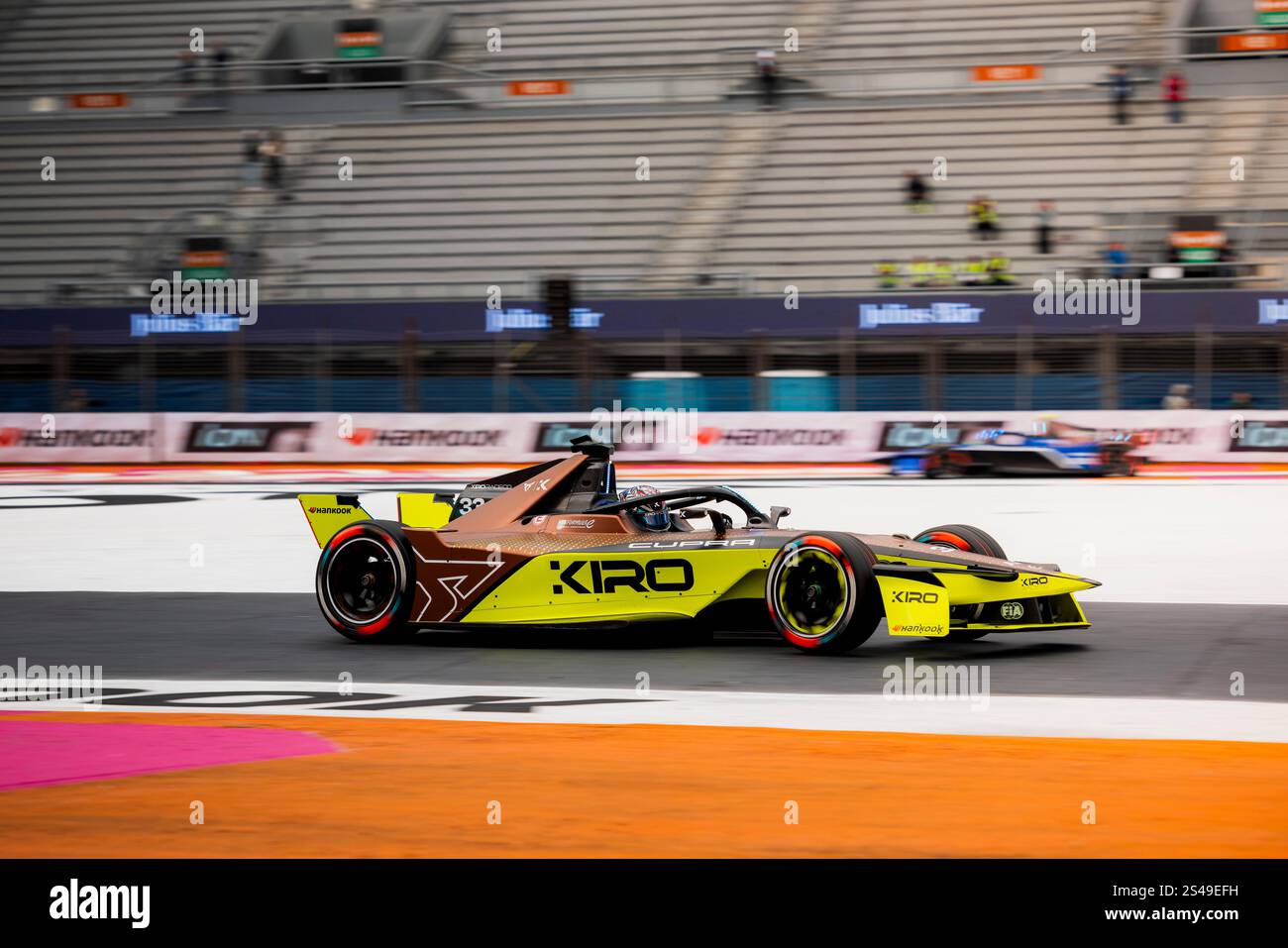33 TICKTUM Dan (gbr), Kiro Race Co, Porsche 99X Electric WCG3, action during the Mexico City ...