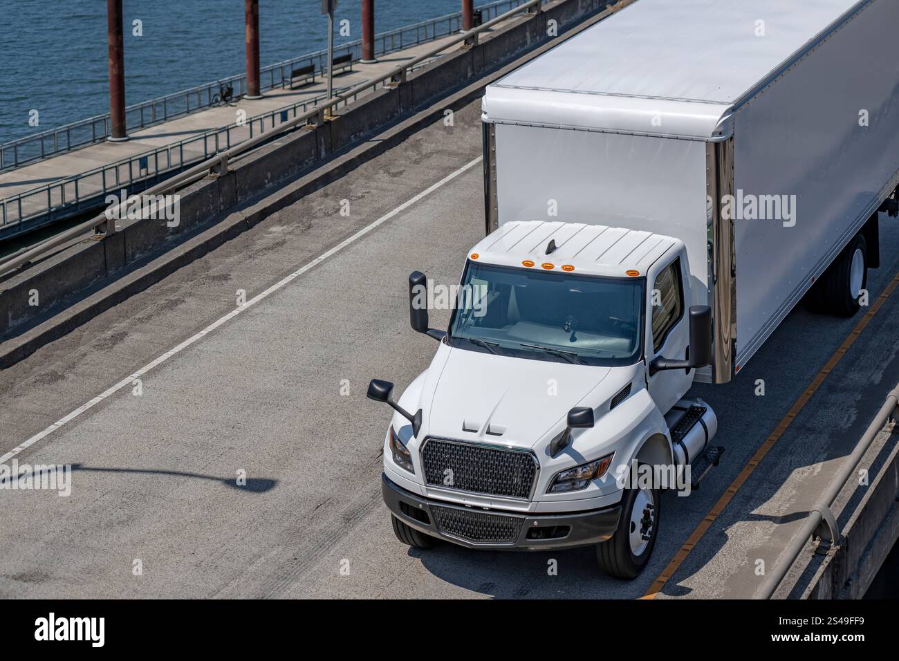 White bonnet industrial middle duty day cab rig semi truck tractor with ...