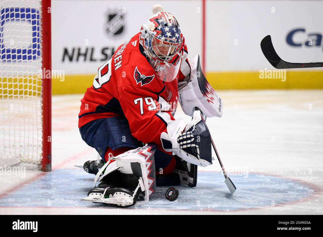 Washington Capitals goaltender Charlie Lindgren (79) stops the puck ...