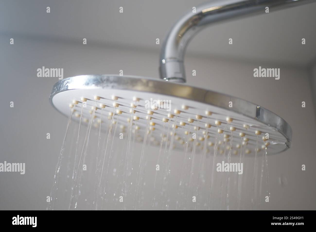 A Modern Showerhead Designed for Optimal Water Flow in a Stylish ...