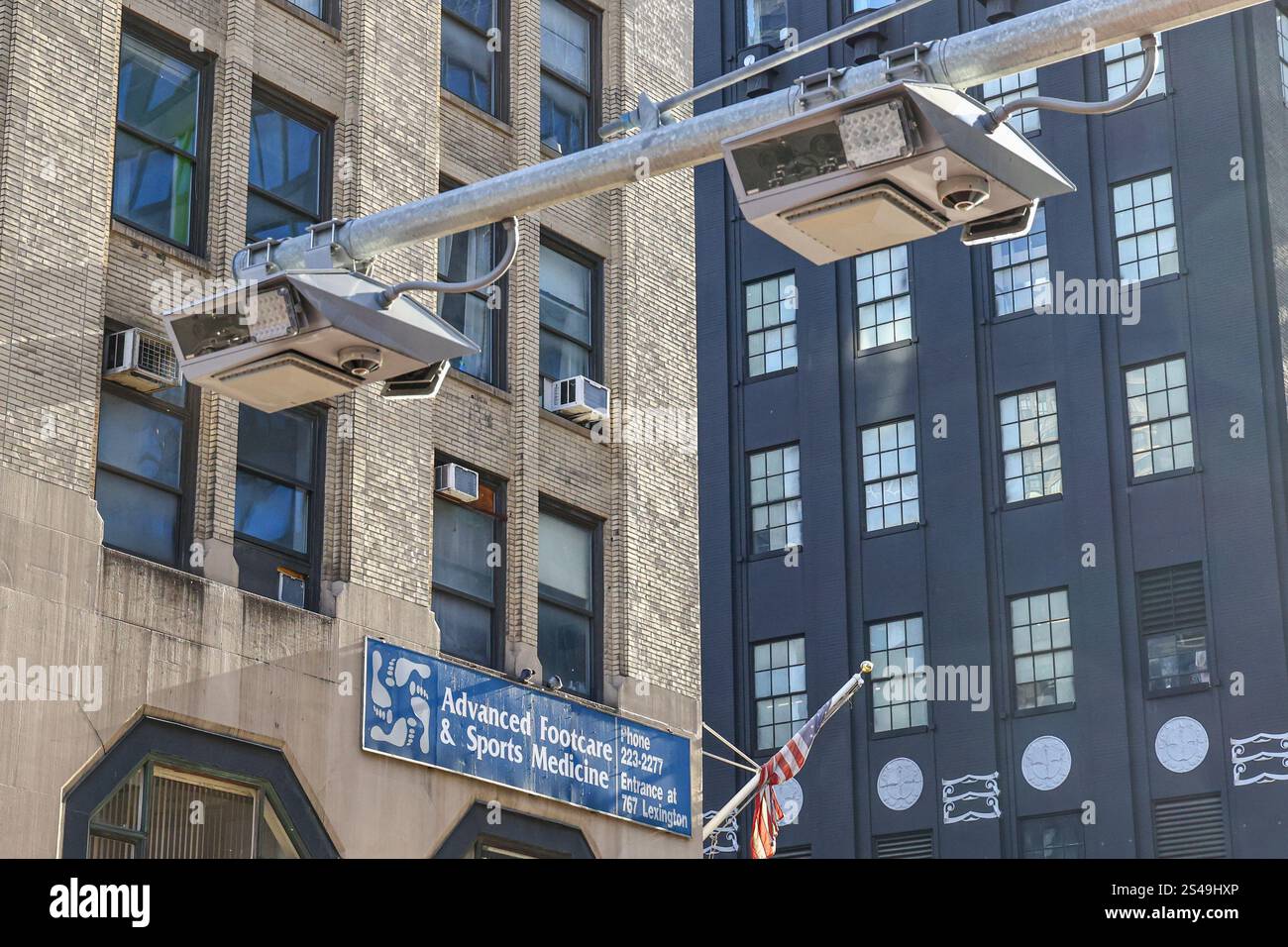 Congestion charge cameras installed on Lexington Avenue in the midtown ...