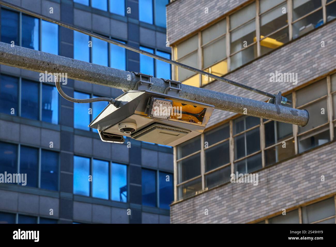 Congestion charge cameras installed on Lexington Avenue in the midtown ...