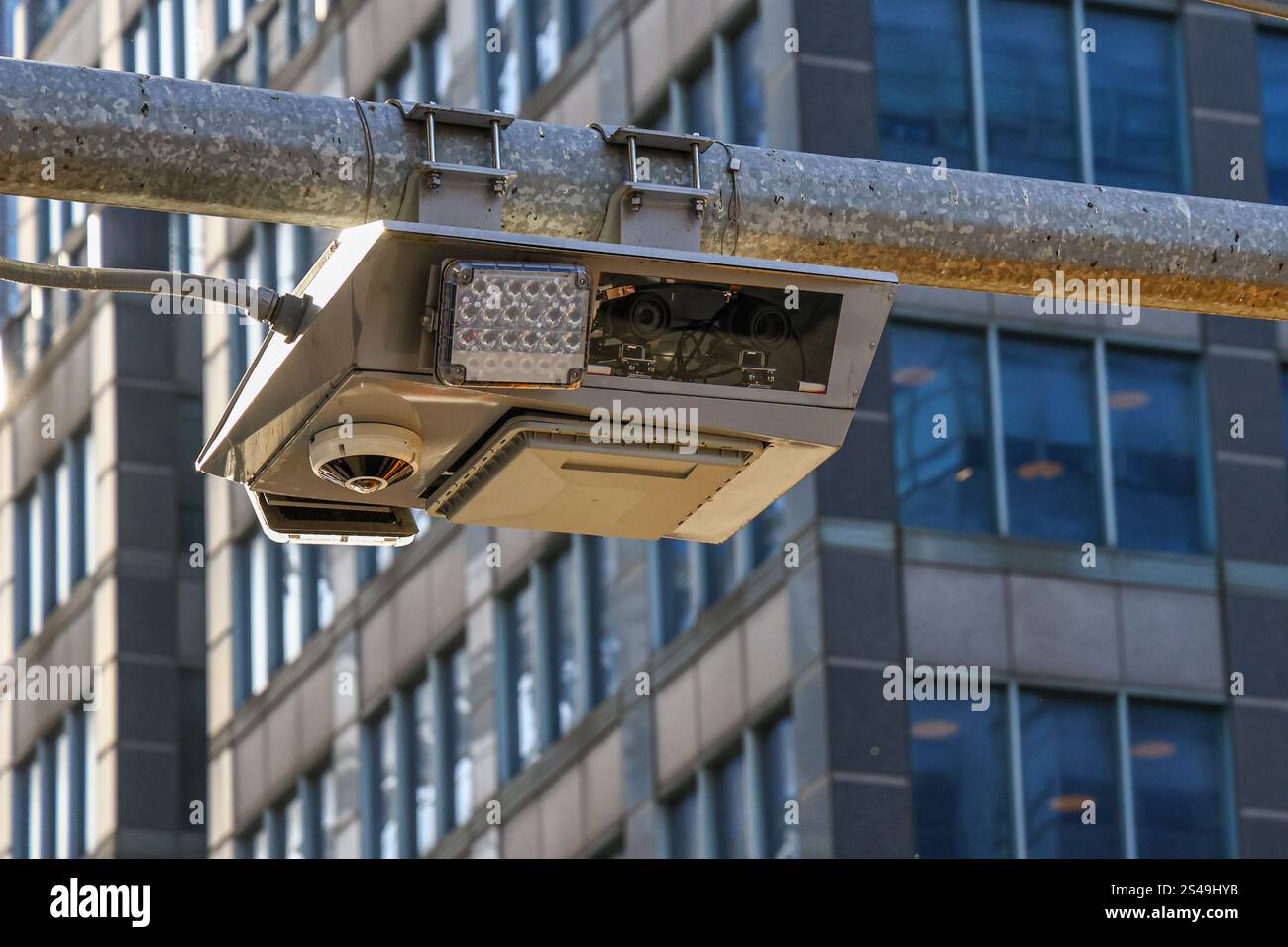 Congestion charge cameras installed on Lexington Avenue in the midtown ...