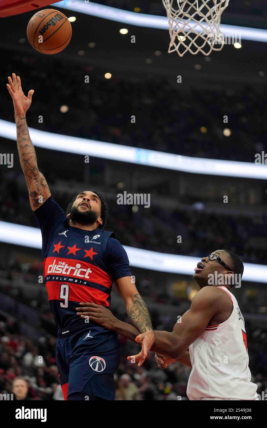 Chicago Bulls forward Jalen Smith, right, guards against Washington ...