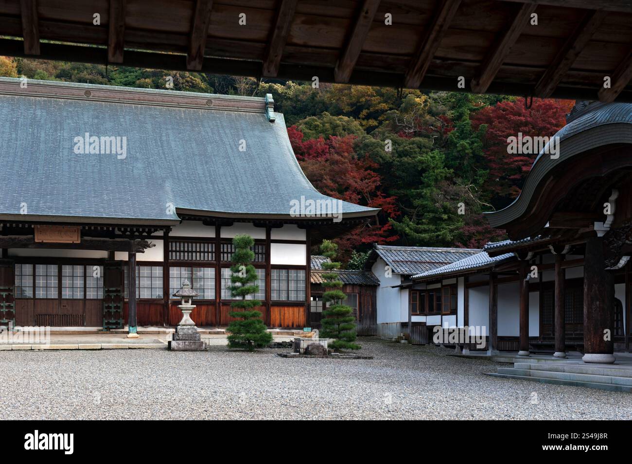Feudal lord temple hi-res stock photography and images - Alamy