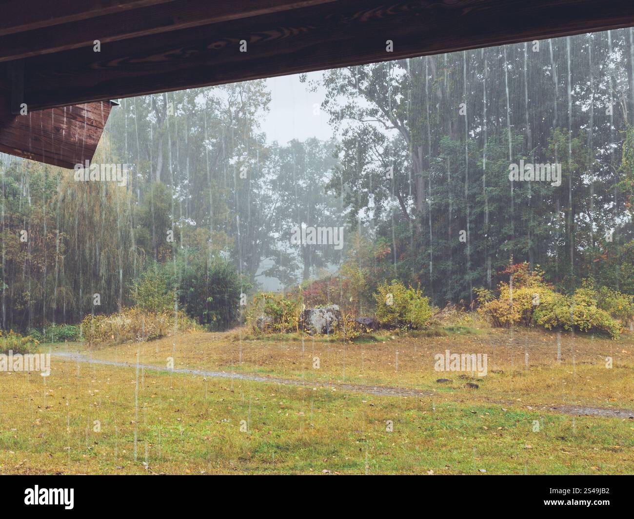 Picnic rain hi-res stock photography and images - Alamy