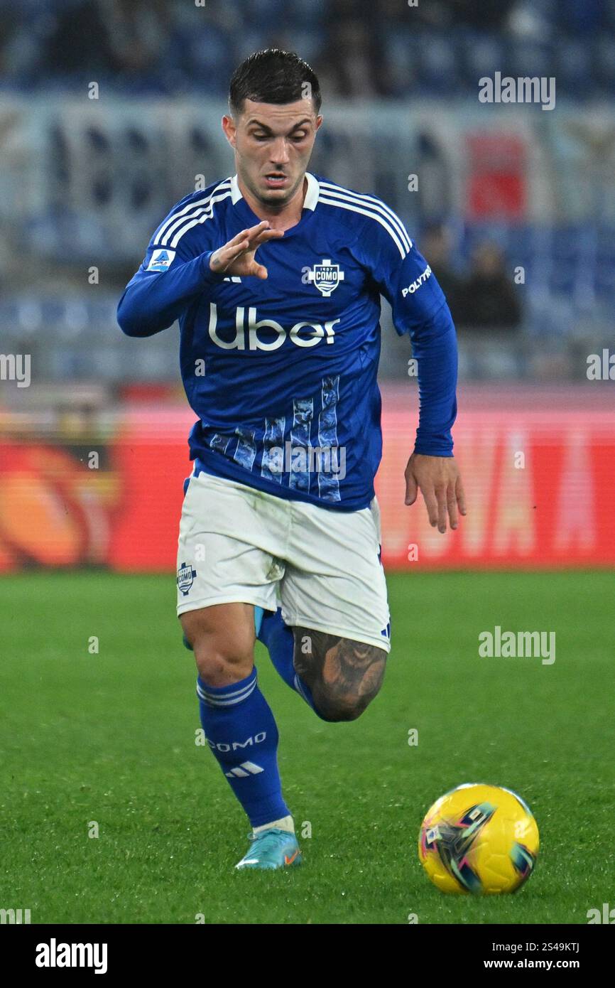 Rome, Lazio. 10th Jan, 2025. Gabriel Strefezza of Como during the Serie A match between Lazio v ...