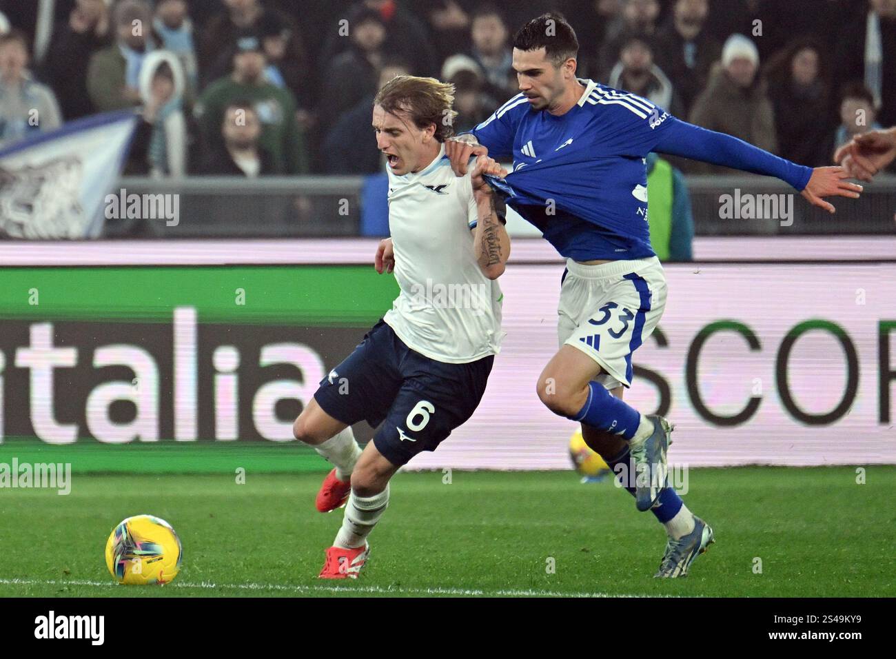 Rome, Lazio. 10th Jan, 2025. Nicolo Rovella of SS Lazio, Lucas Da Cunha of Como during the Serie ...