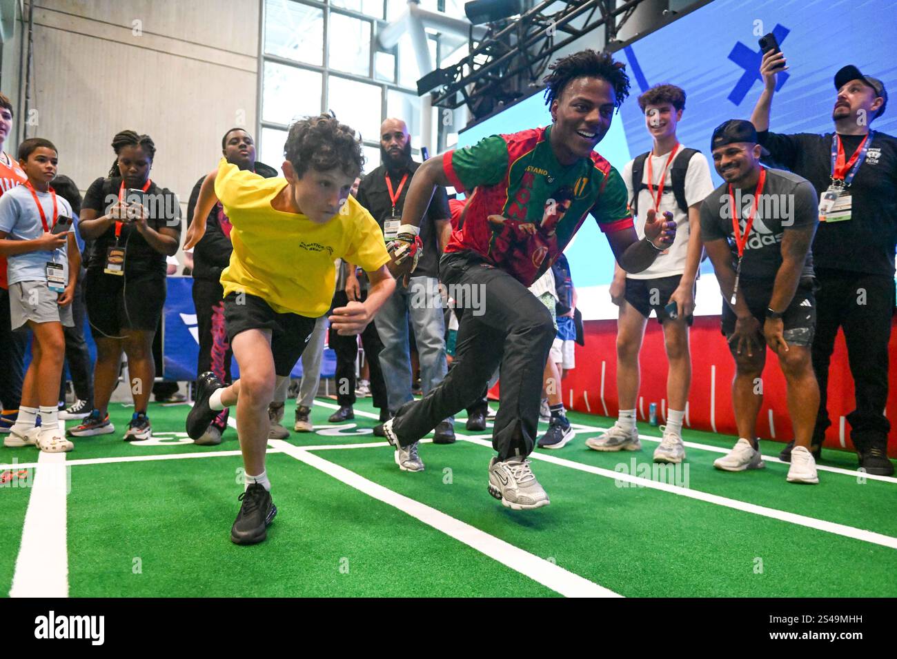 Ishowspeed hi-res stock photography and images - Alamy