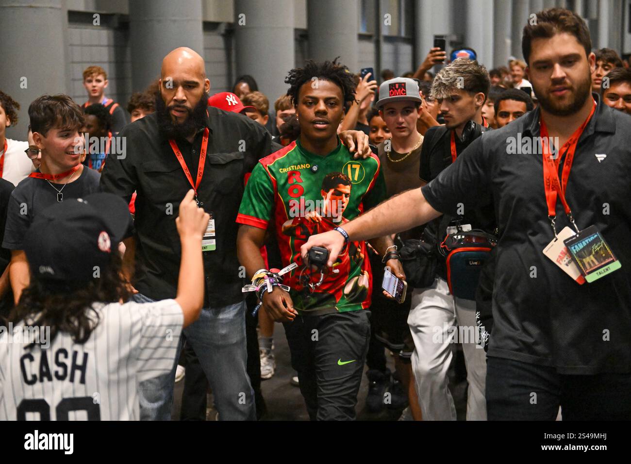 Ishowspeed hi-res stock photography and images - Alamy