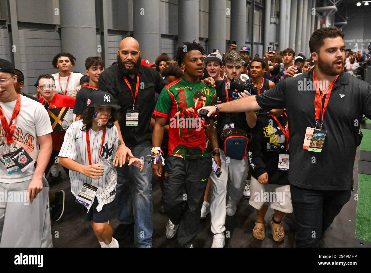 Ishowspeed hi-res stock photography and images - Alamy