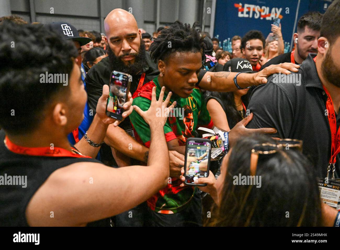 Ishowspeed hi-res stock photography and images - Alamy