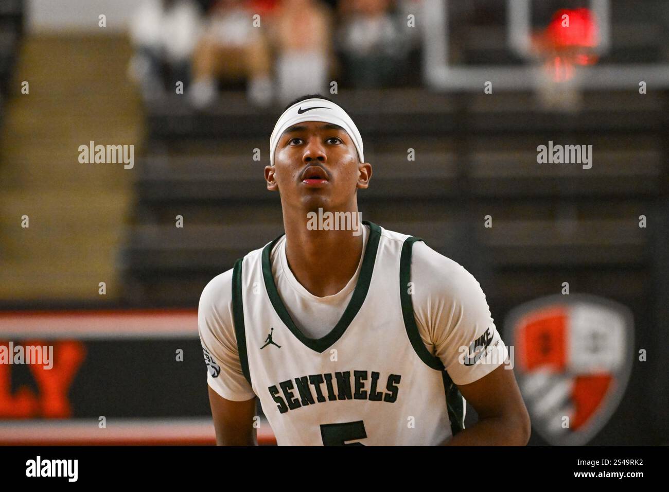 Inglewood Sentinels point guard Jason Crowe Jr (5) during a high school ...