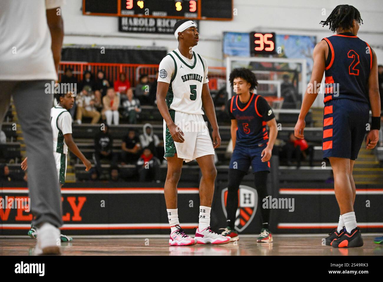 Inglewood Sentinels point guard Jason Crowe Jr (5) during a high school ...
