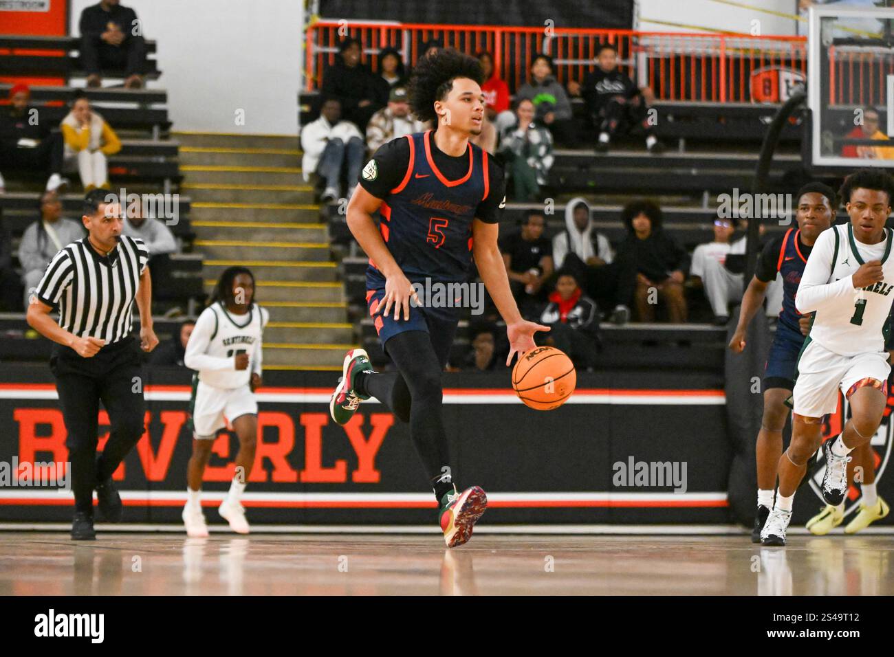 Roosevelt Mustangs guard Brayden Burries (5) during a high school ...