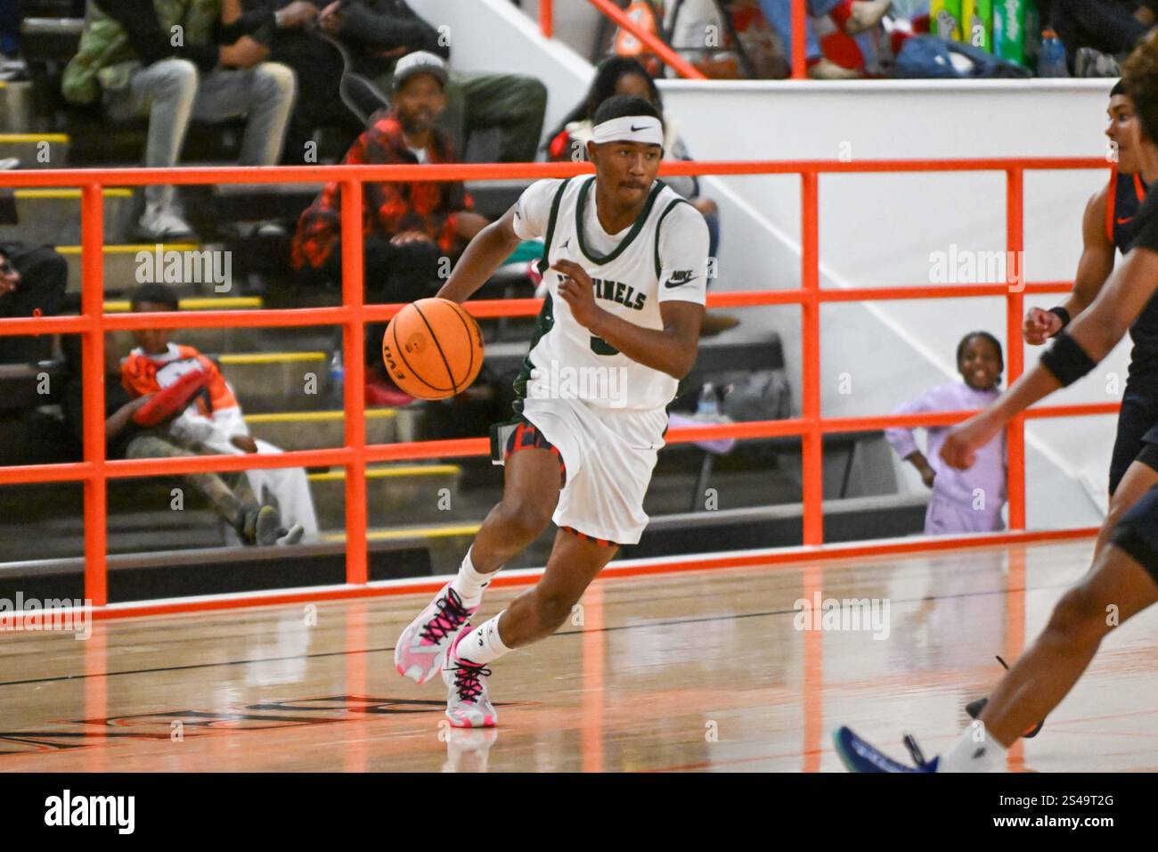 Beverly Hills, United States. 13th Dec, 2024. Inglewood Sentinels point ...
