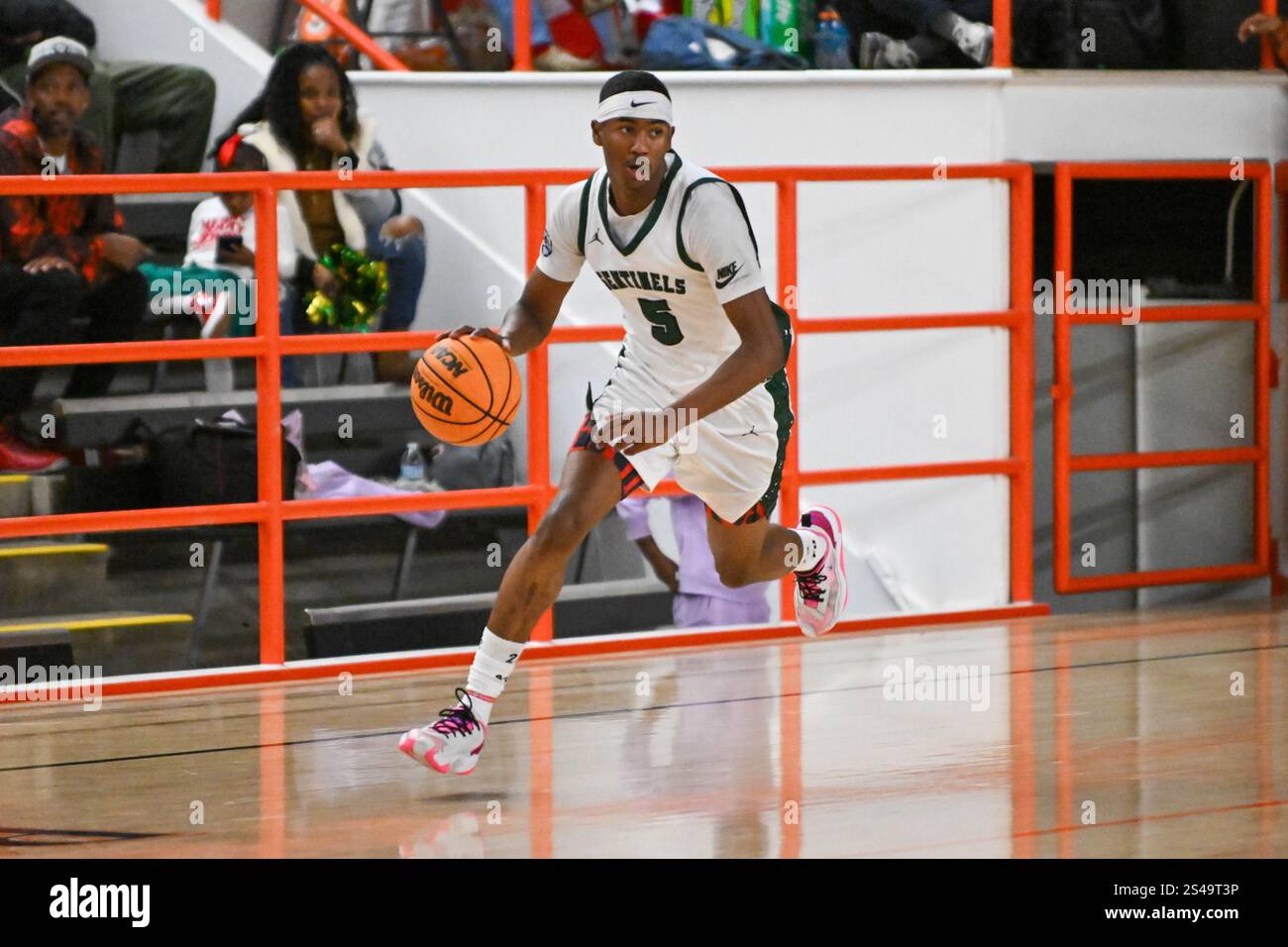 Beverly Hills, United States. 13th Dec, 2024. Inglewood Sentinels point ...
