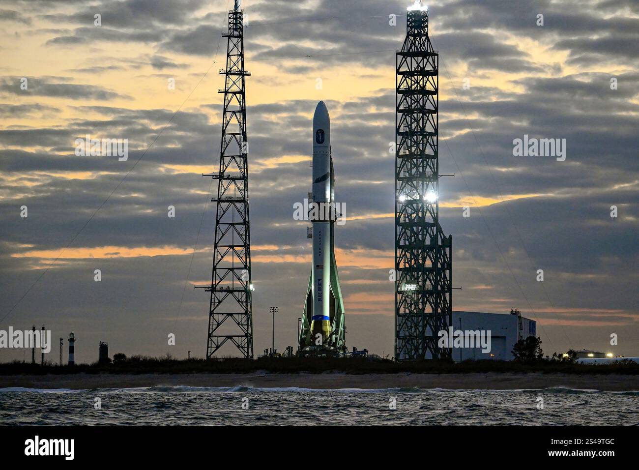 Blue Origin makes final preparations to launch its New Glenn rocket on ...