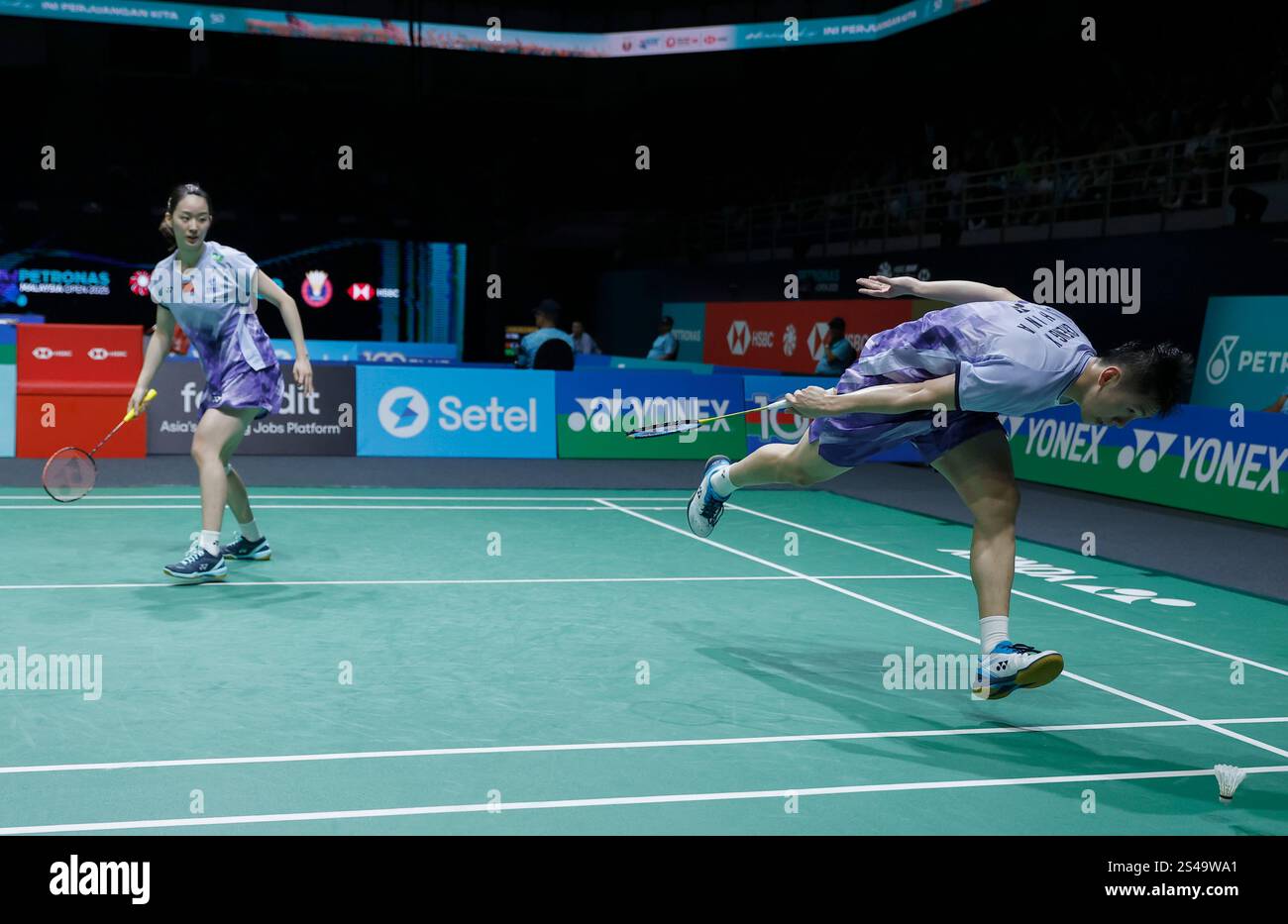 Kuala Lumpur, Malaysia. 10th Jan, 2025. Cheng Xing (R) and Zhang Chi of ...