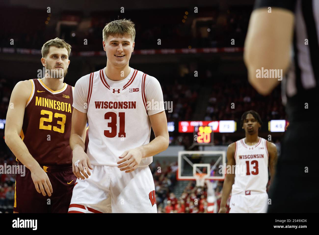 Madison, WI, USA. 10th Jan, 2025. Wisconsin Badgers forward Nolan ...
