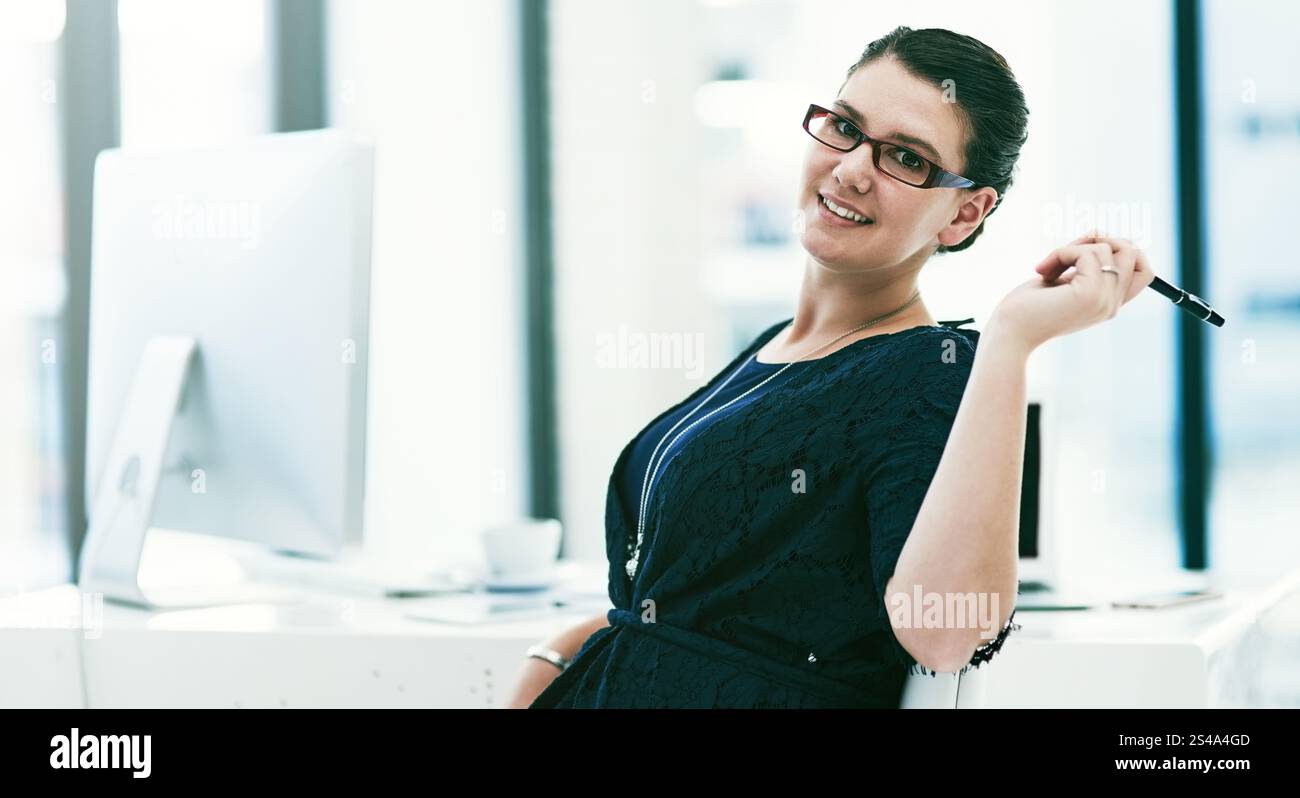 Reporter professional portrait woman hi-res stock photography and ...