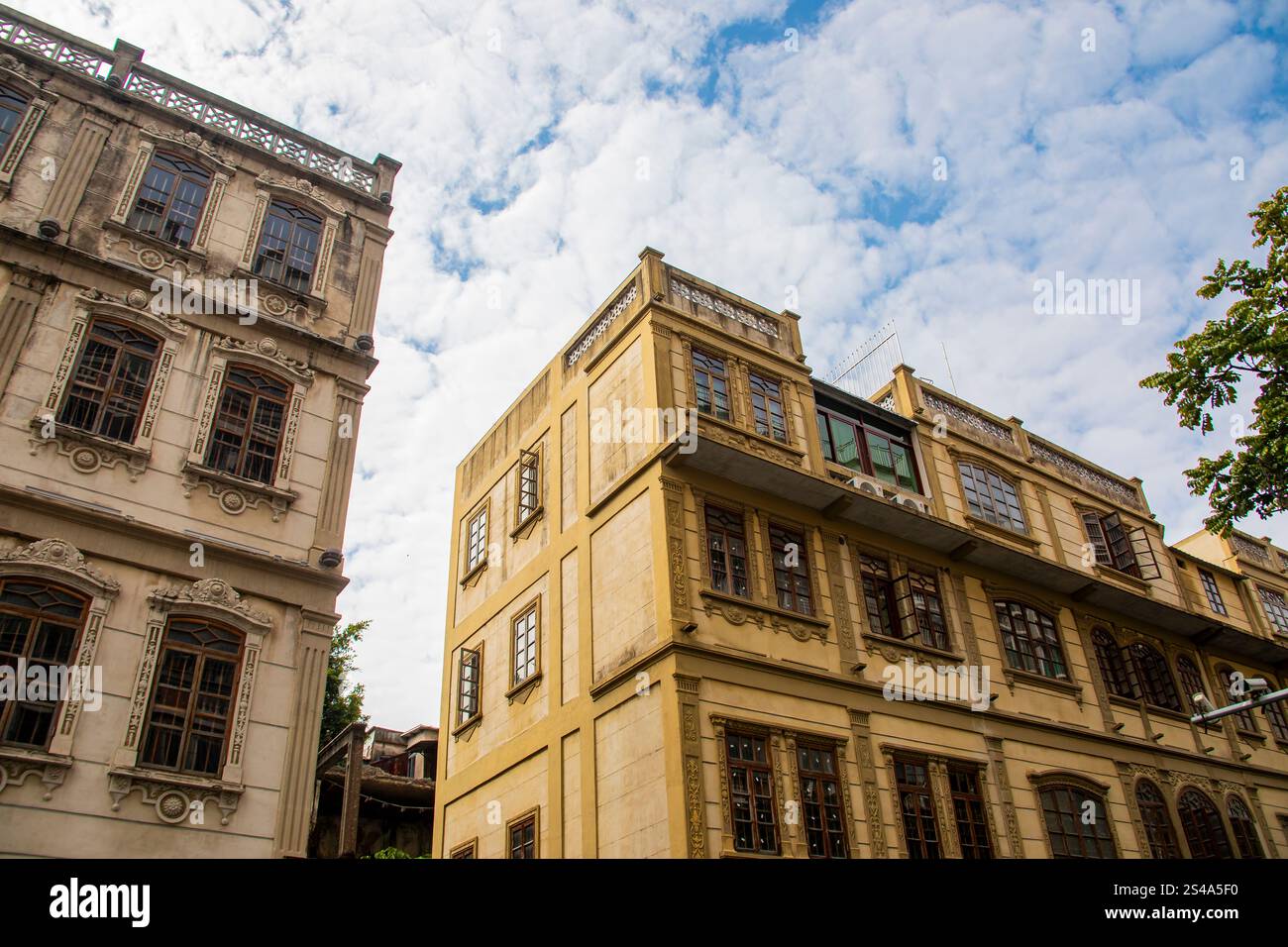 Shantou China 17th Dec 2024: Shantou's arcade-style streets, known as ...