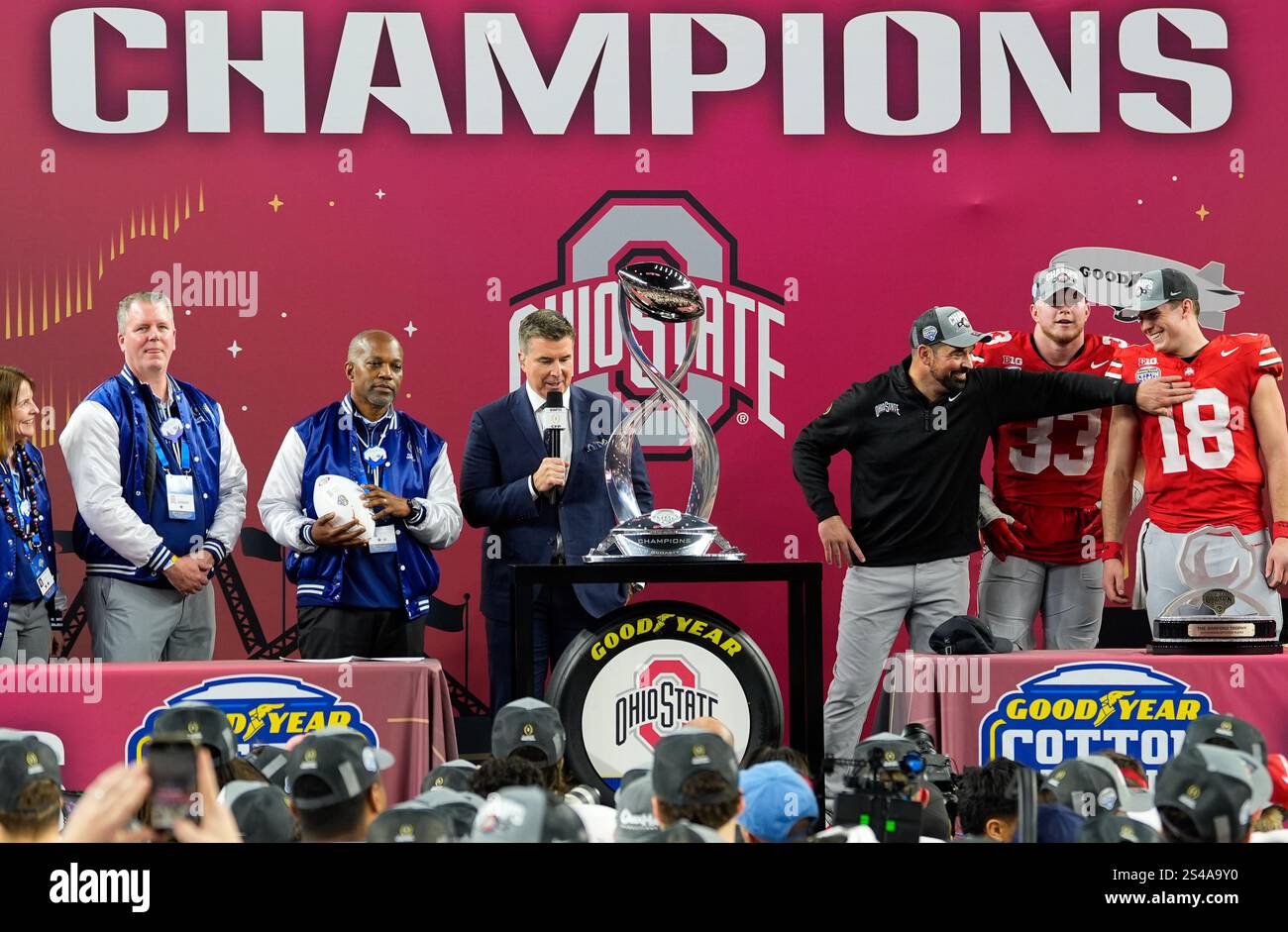Arlington, Texas, USA. 10th Jan, 2025. The Ohio State Buckeyes ...