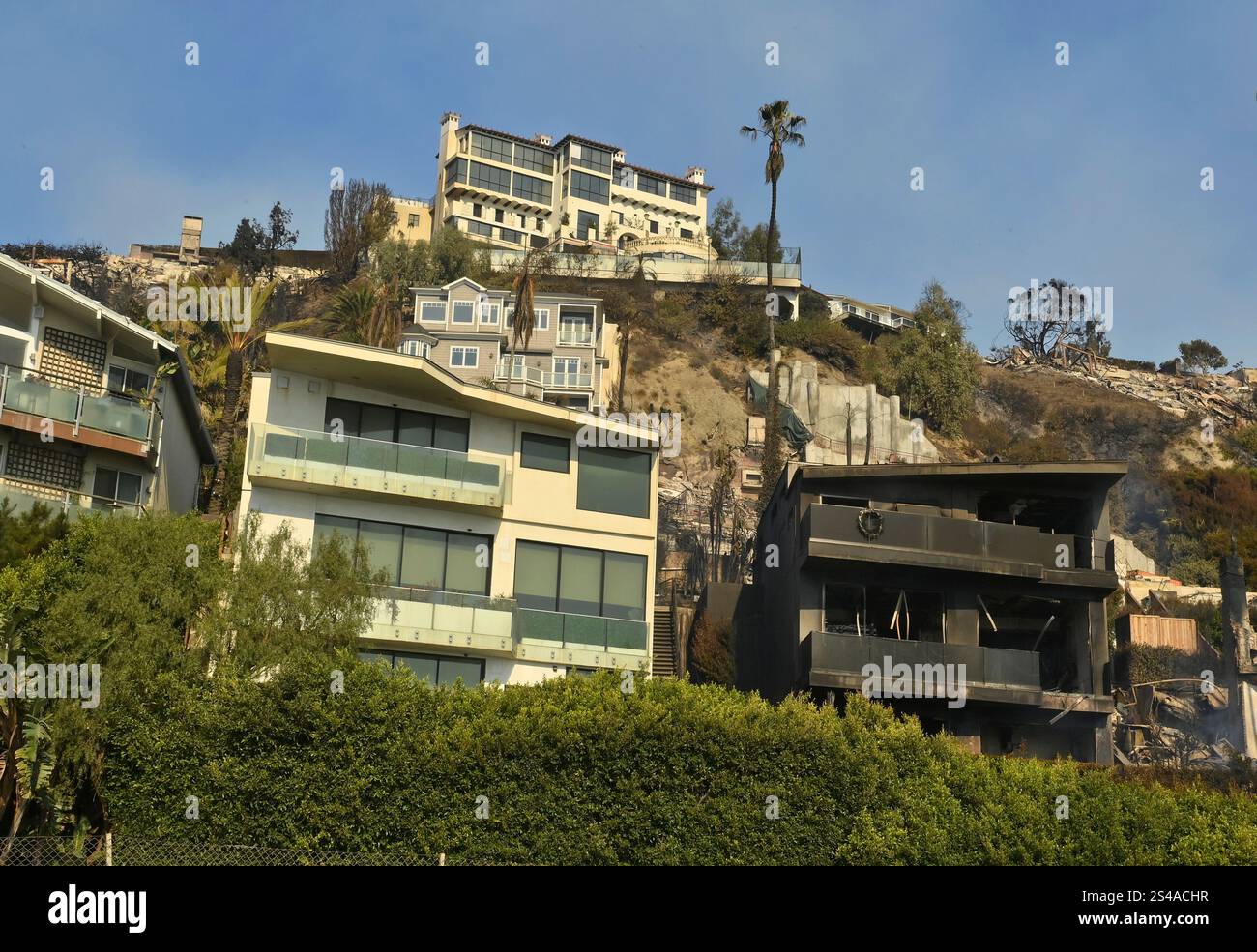 Los Angeles, United States. 10th Jan, 2025. The remains of one of the ...