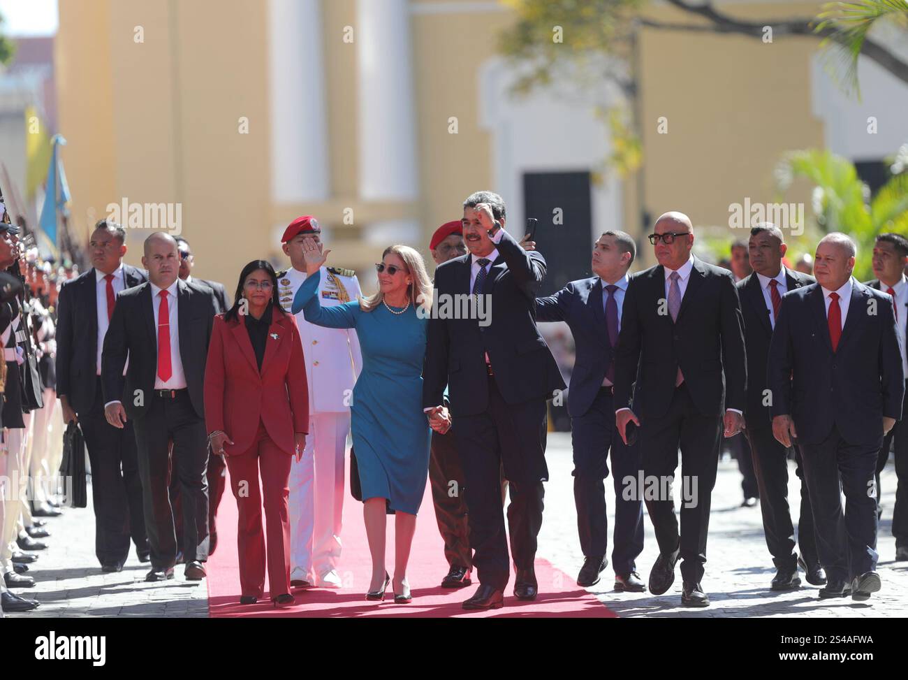 (250111) -- CARACAS, Jan. 11, 2025 (Xinhua) -- Nicolas Maduro (C ...